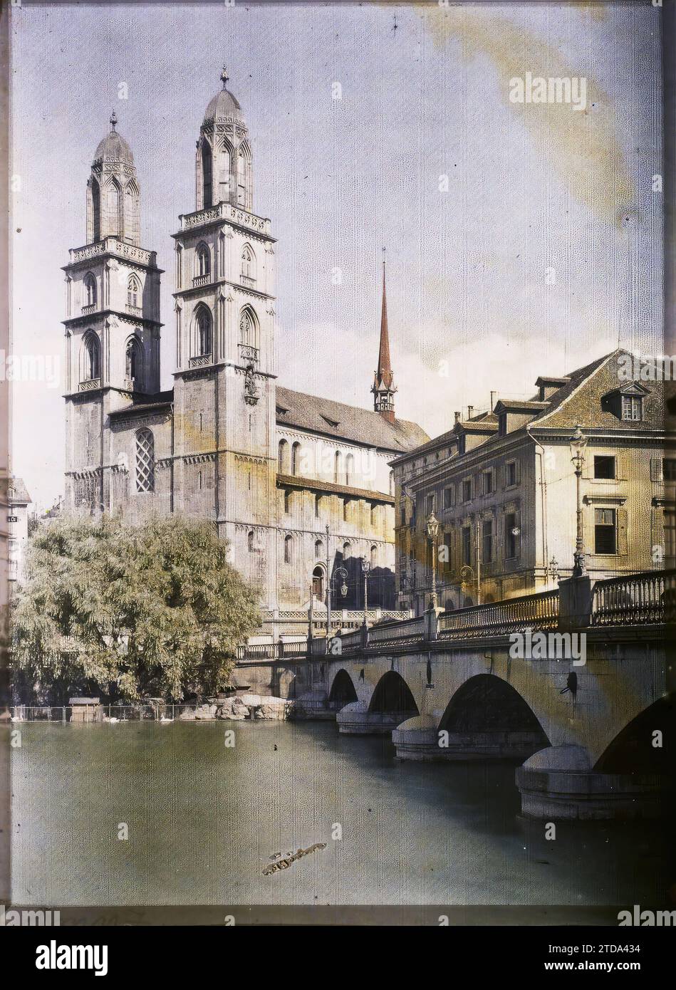Zürich, Switzerland The Grossmünster and the Münsterbrücke, Housing ...