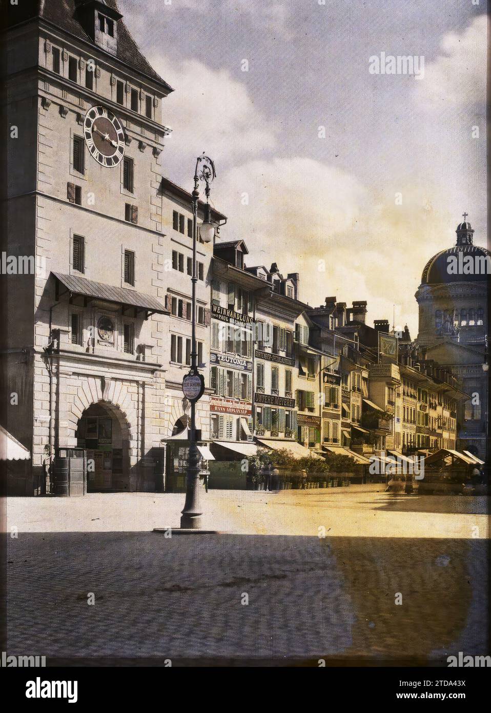 Bern, Switzerland The Käfigturm (Prison Tower) and the Federal Palace ...