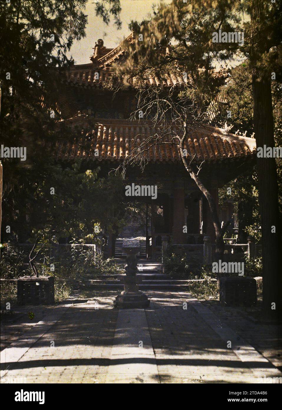 Confucius temple apricot pavilion hi-res stock photography and images ...