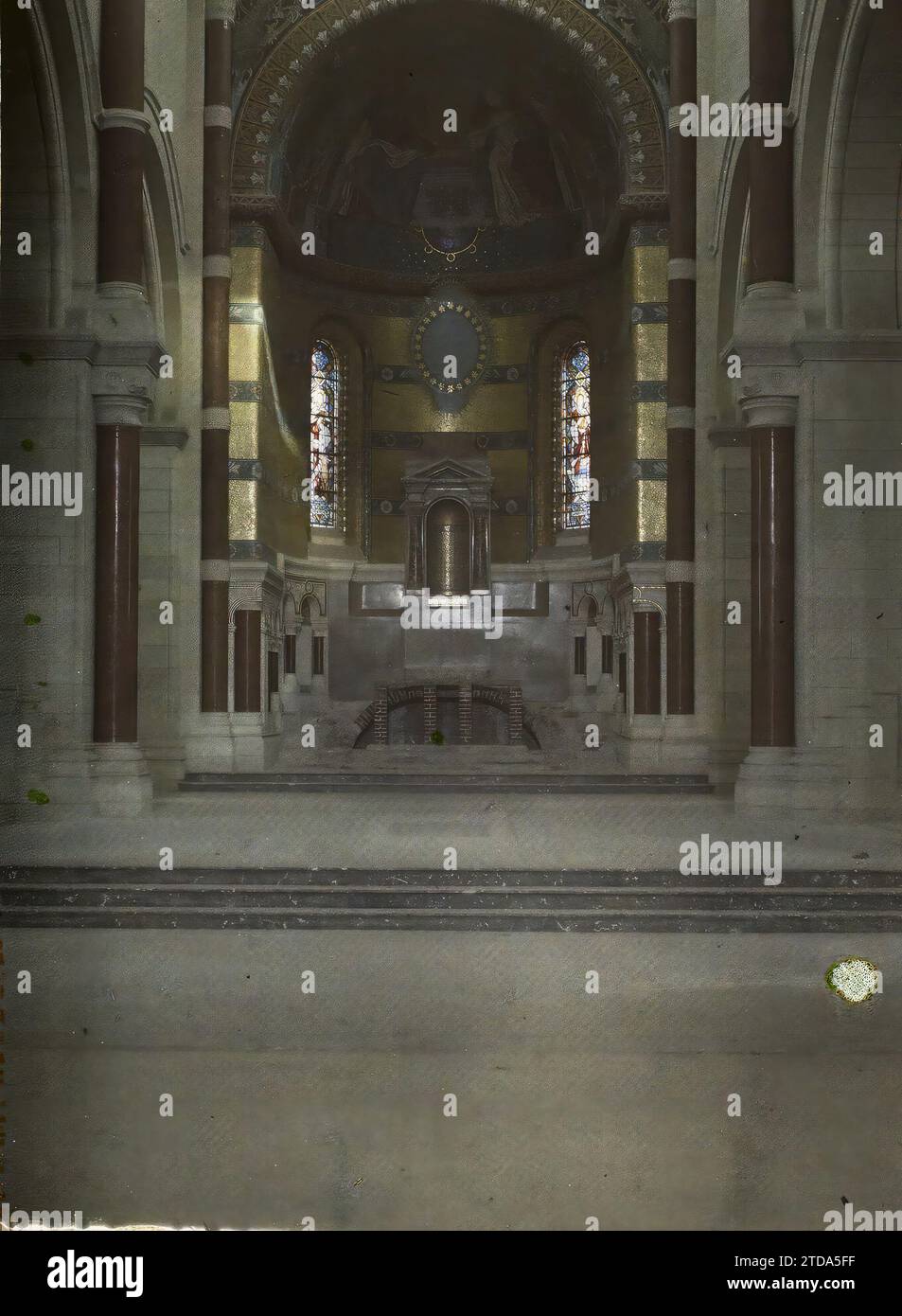 Albert, France, Religion, Habitat, Architecture, Art, First World War ...