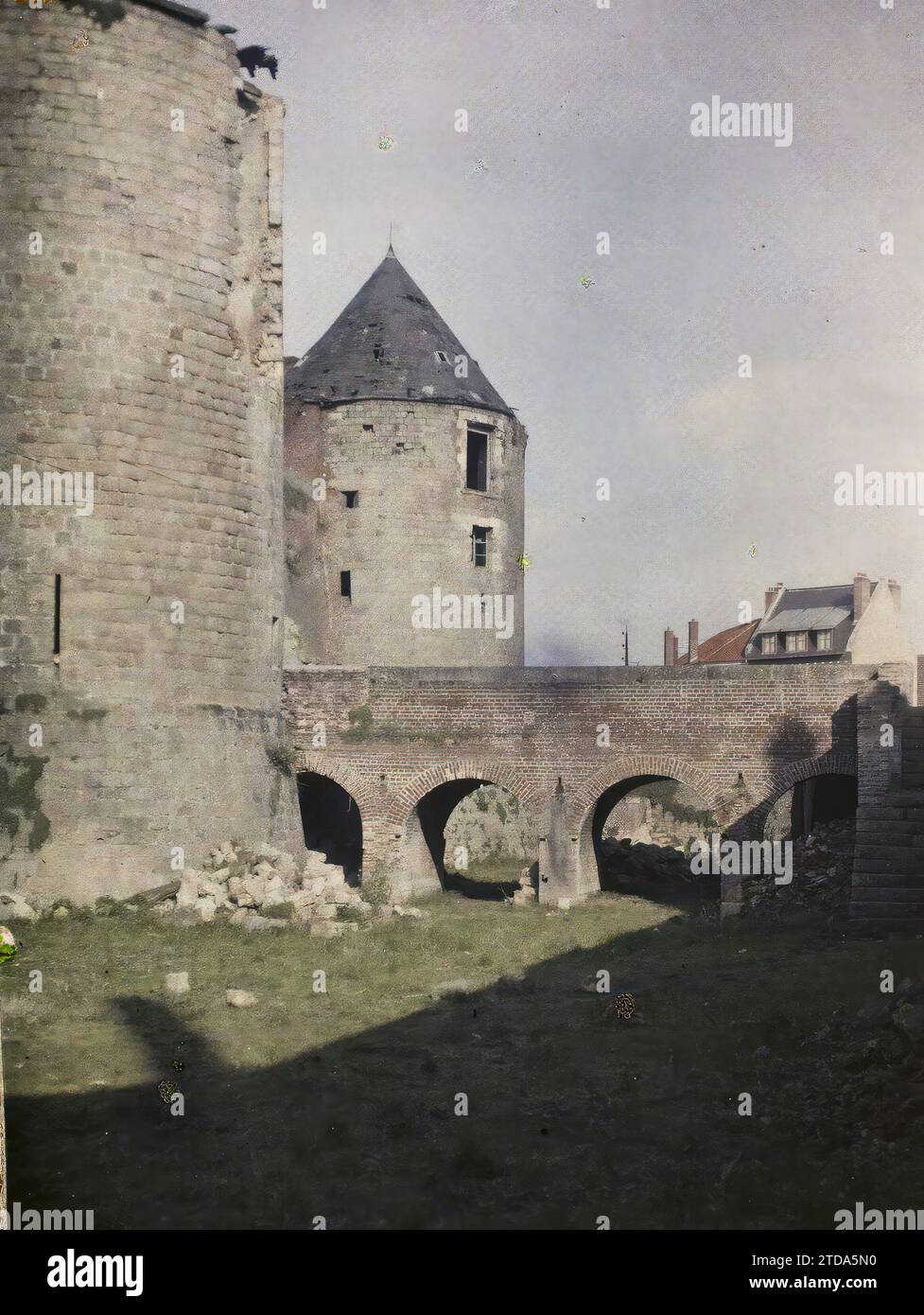 Péronne, France, Habitat, Architecture, First World War, Tower, Moat ...