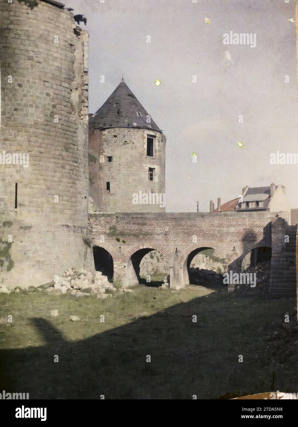 Péronne, France, Habitat, Architecture, First World War, Tower, Moat ...