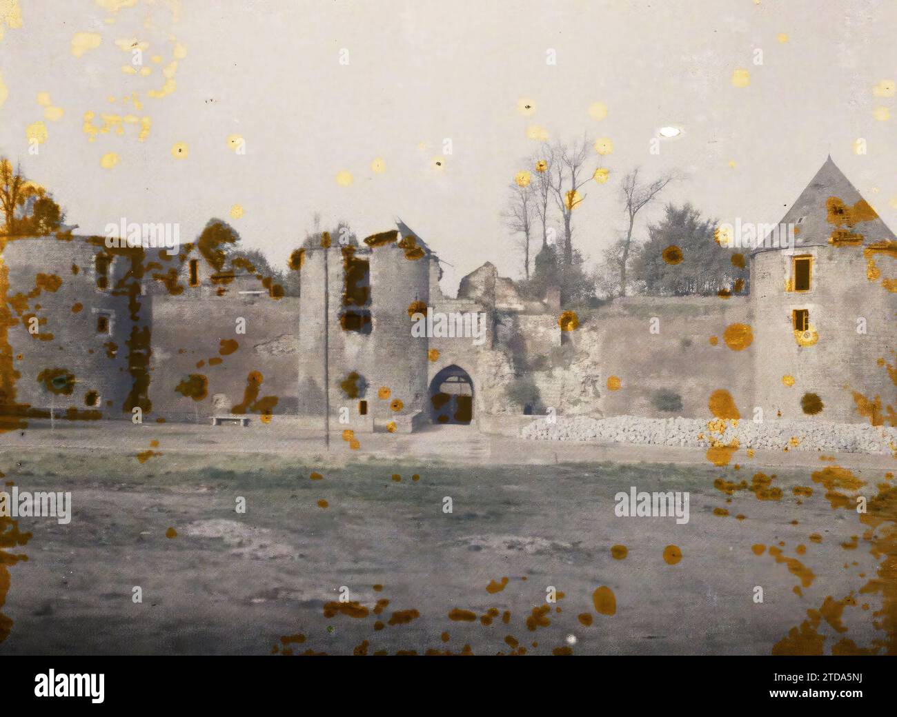 Peronne castle hi-res stock photography and images - Alamy