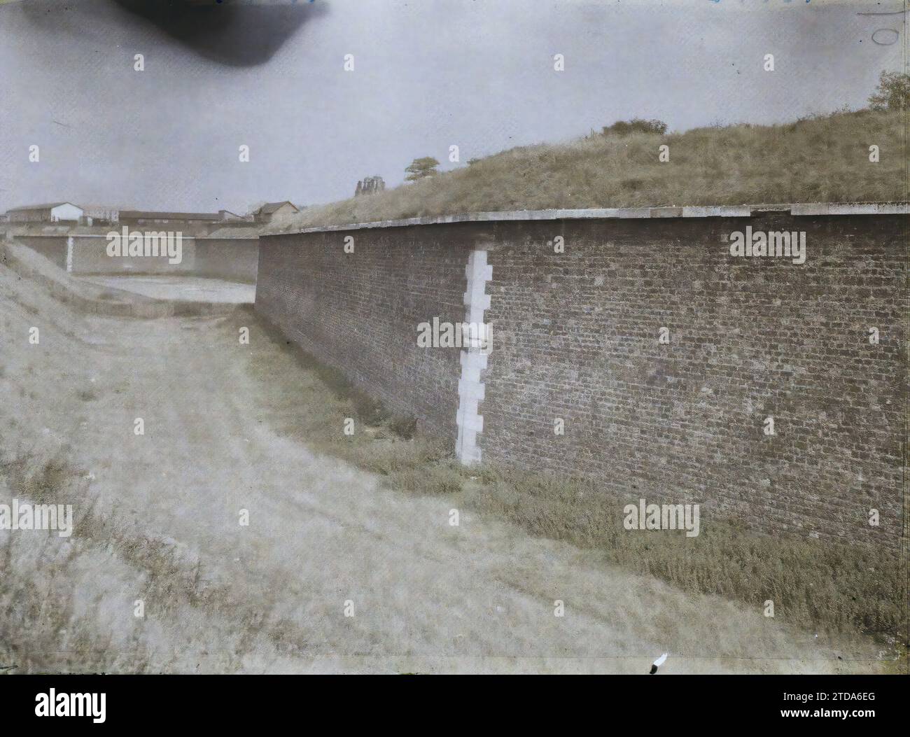 Paris (17th arr.), France The fortifications (between the gates of ...