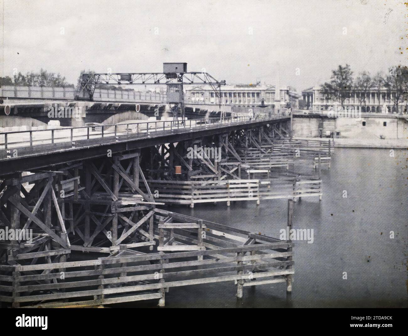 Paris (8th arr.), France Work to widen the Concorde Bridge, Housing ...