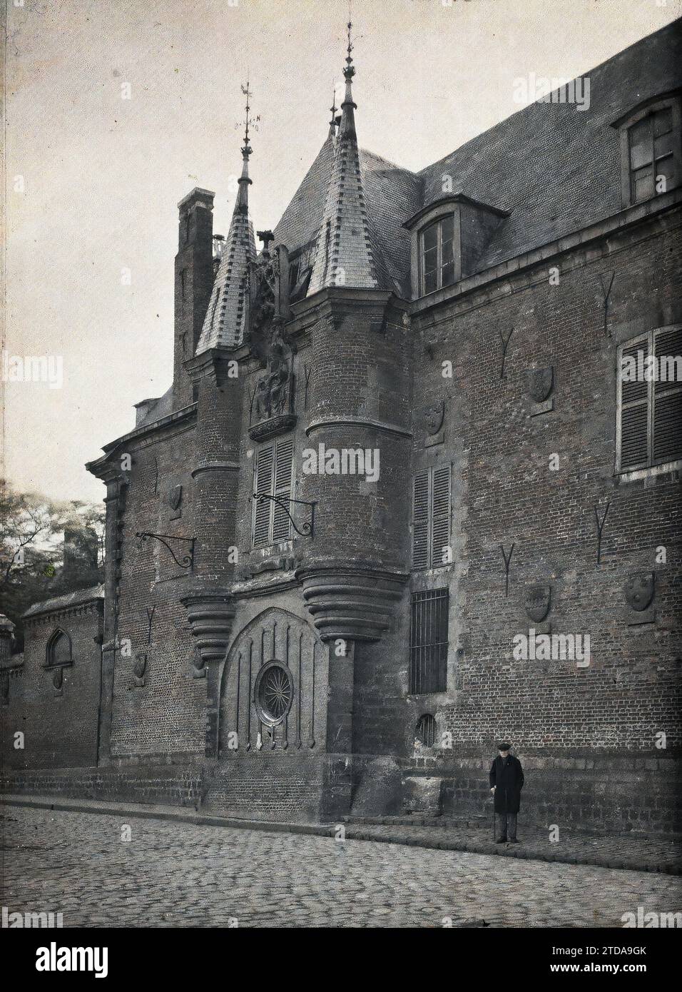 Amiens, France, Habitat, Architecture, Art, Tower, Bas-relief, Dwelling ...