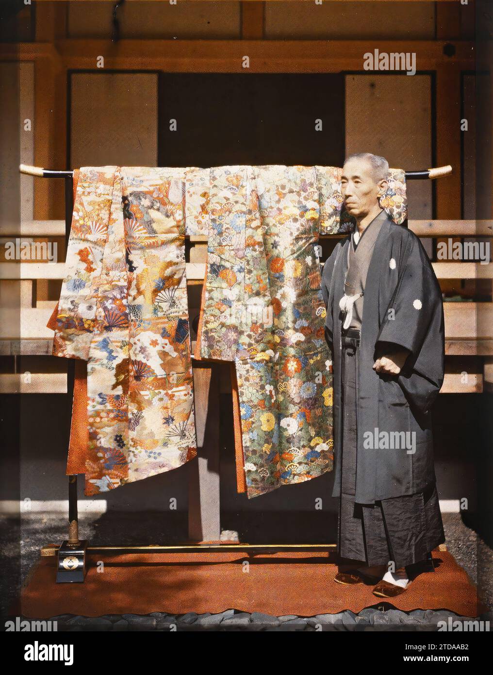 Noh costume with kongo japan hi-res stock photography and images - Alamy