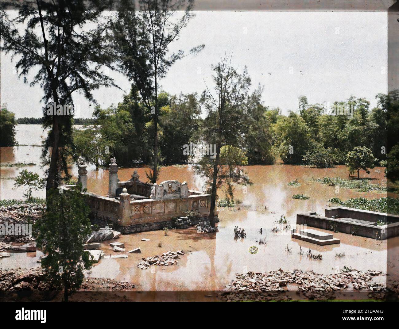 Village of Thai-hà, nicknamed Tân-âp ('district of the Singers ...