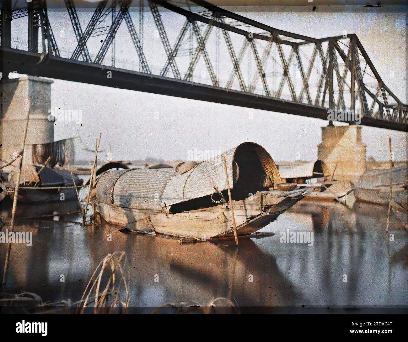 Hà-nôi, Hainoi Vietnam, Tonkin, Indochina Sampans on the Red River at ...