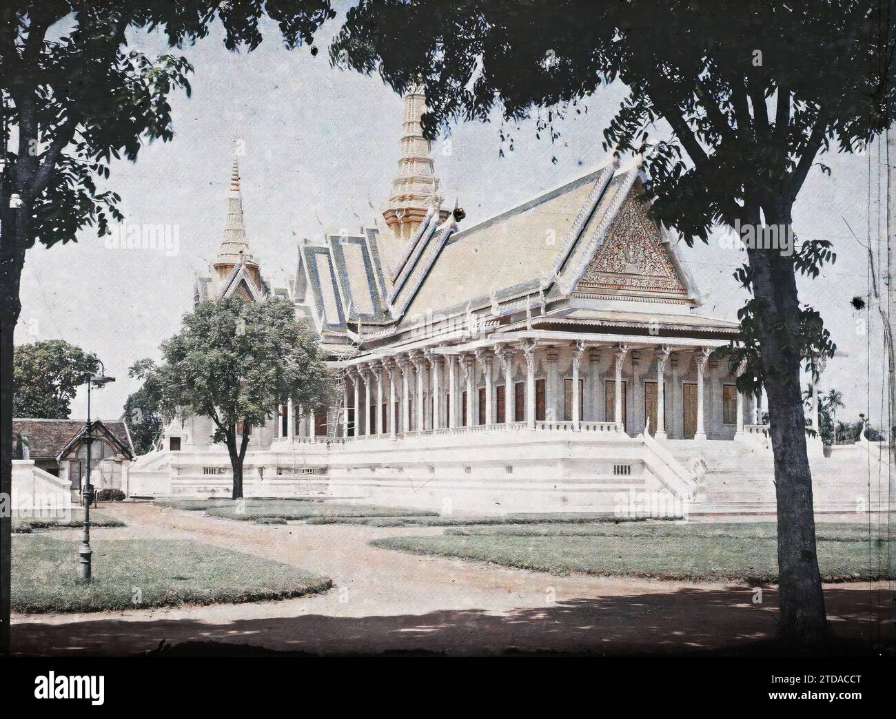 Royal Palace, Phnom Penh, Cambodia, Indochina The building of the ...
