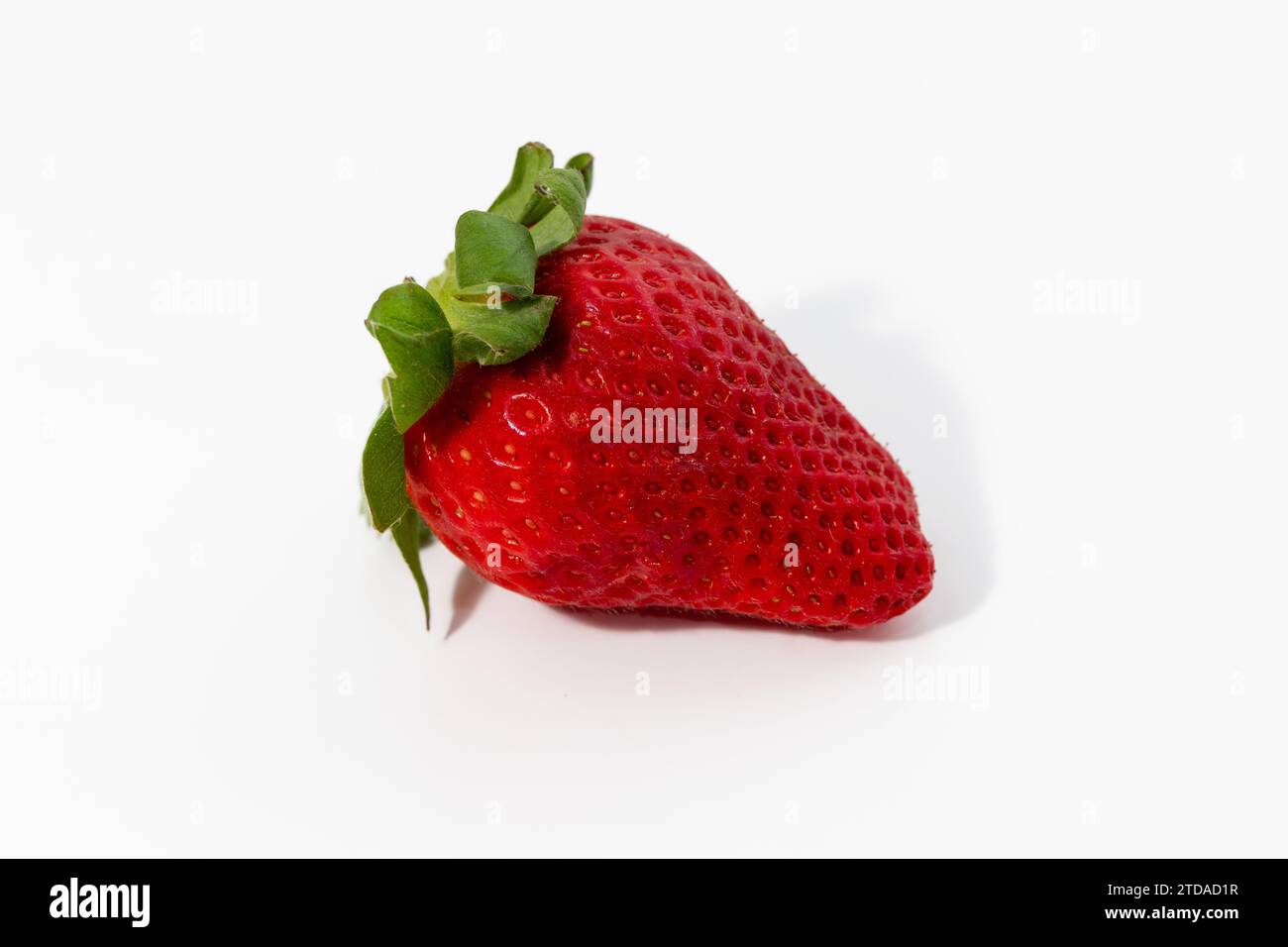 Single organic strawberry on hi-res stock photography and images - Alamy