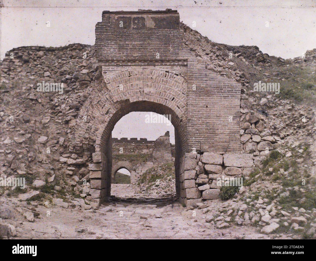 Fortified architecture middle ages rampart habitat architecture hi-res ...