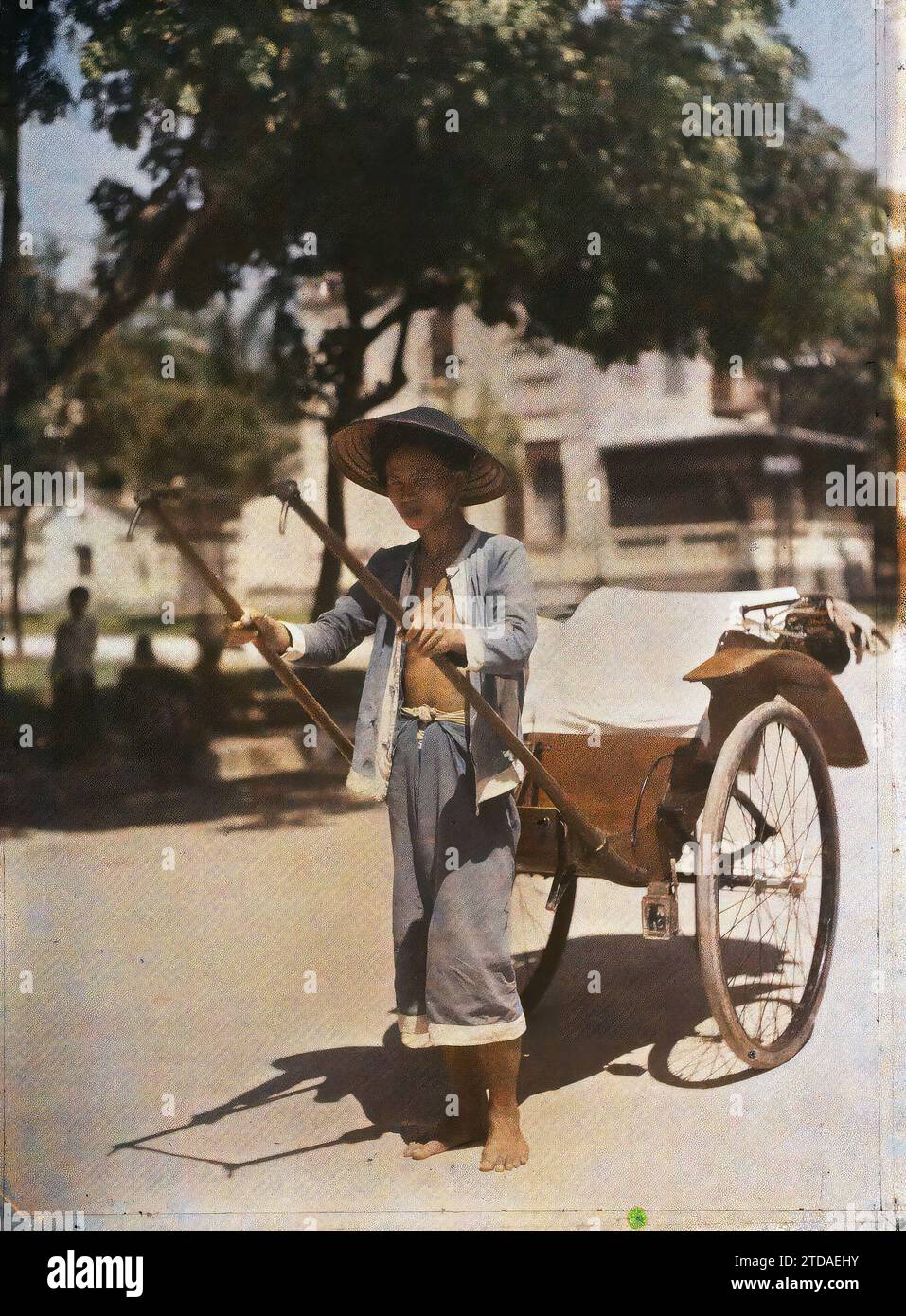 Hà-nôi, Hainoi Vietnam, Tonkin, Indochina A rickshaw with rubberized ...