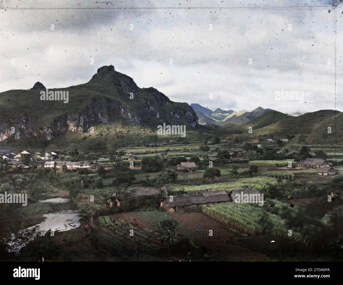 Dông-dang, Lang-so'n province, Tonkin, Indochina A panorama of the ...