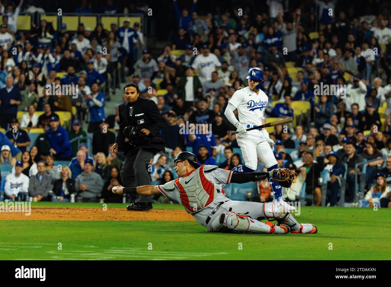 San Francisco Giants catcher Blake Sabol (2) tries to prevent dodgers ...
