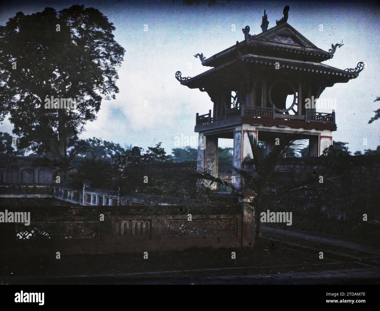 Hà-nôi, Hainoi Vietnam, Tonkin, Indochina The third courtyard of Van ...