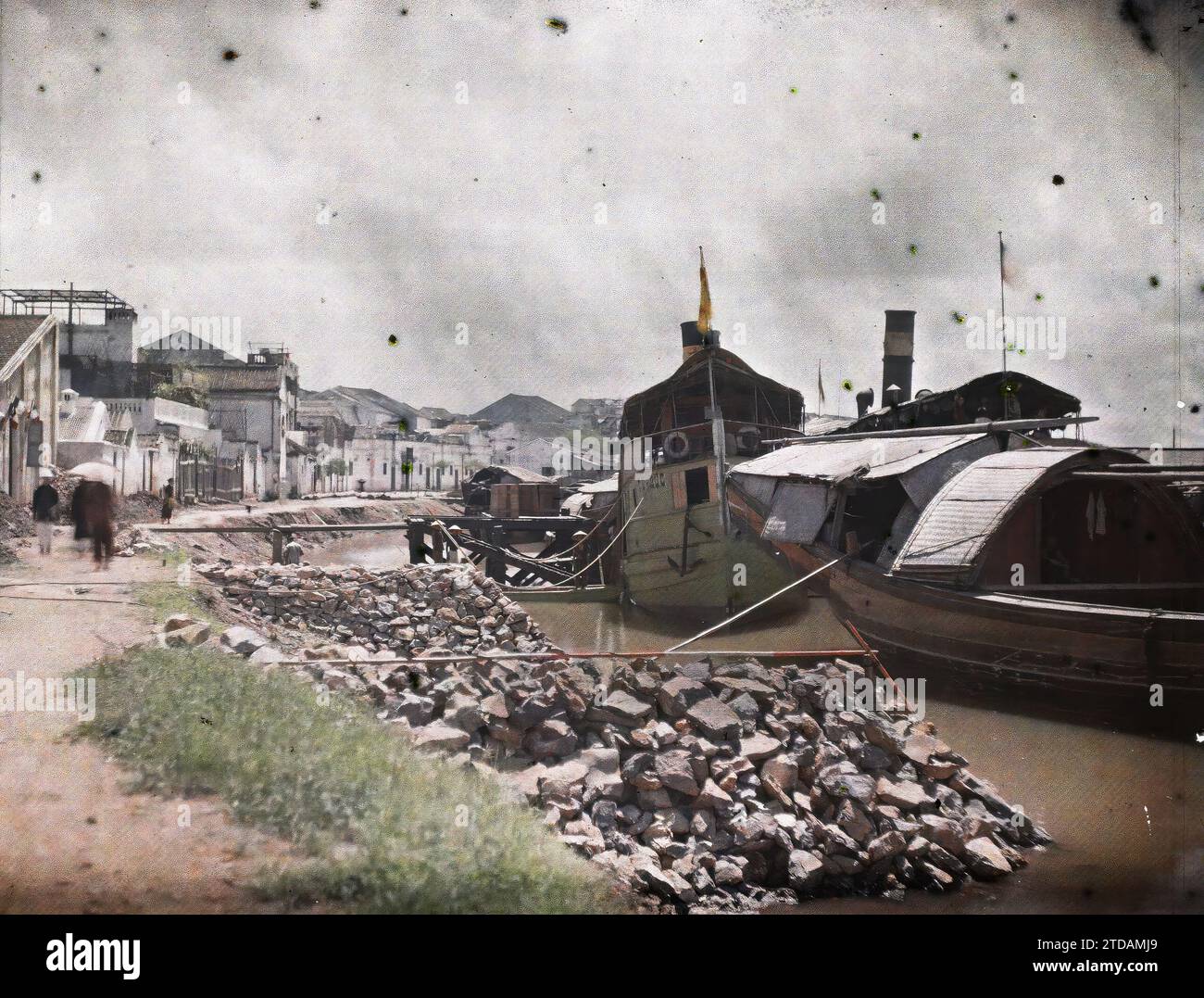 Hai-phong, Tonkin, Indochina Sampans and a 'Chinese rowboat', moored to ...