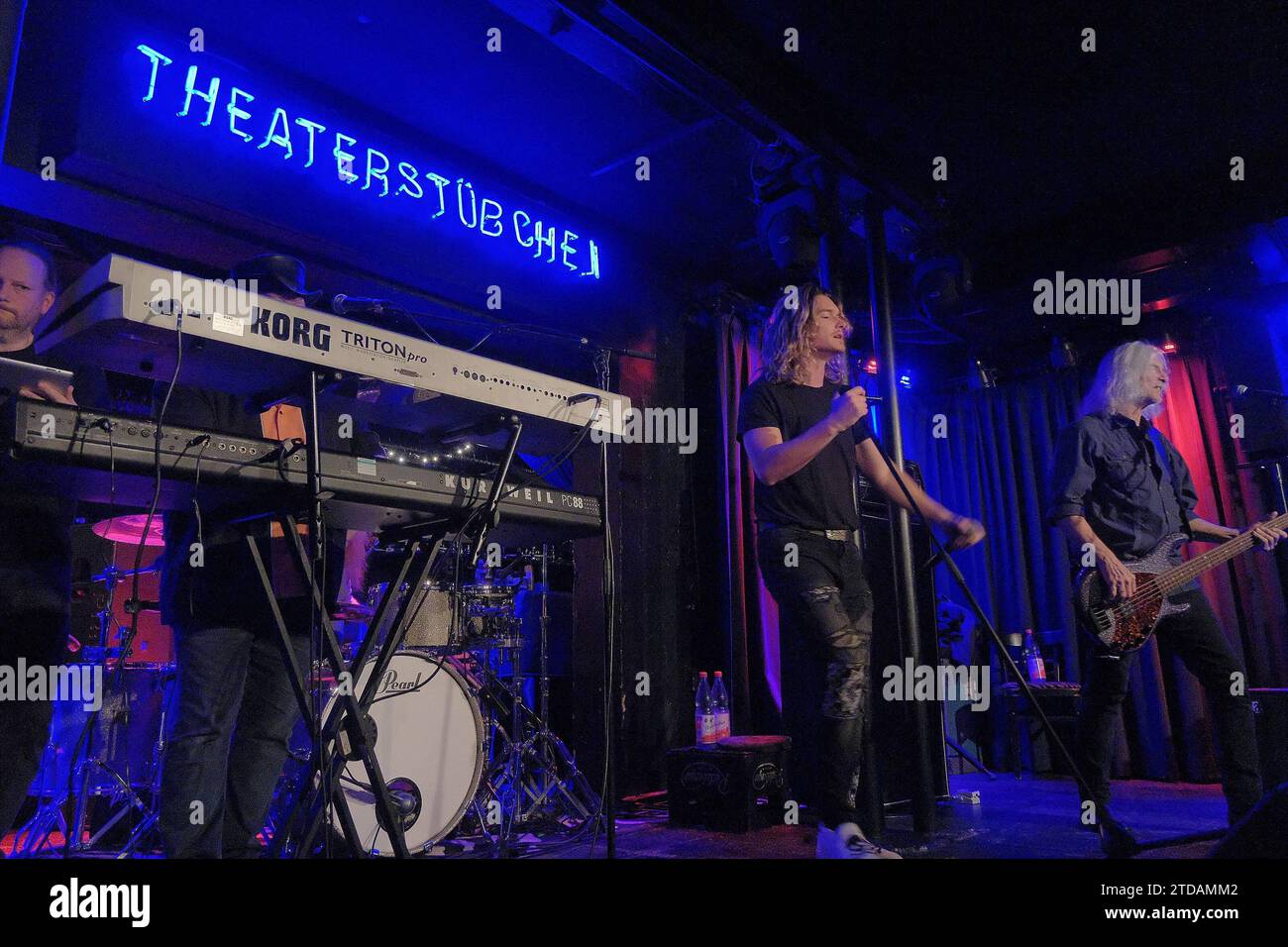 10.12.2023 xkhx Kassel, Theaterstübchen Konzert Molly Hatchet itarre ...