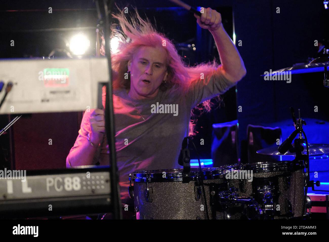 10.12.2023 xkhx Kassel, Theaterstübchen Konzert Molly Hatchet itarre ...