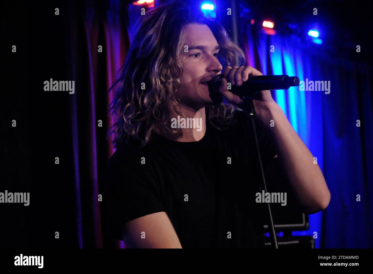 10.12.2023 xkhx Kassel, Theaterstübchen Konzert Molly Hatchet itarre ...