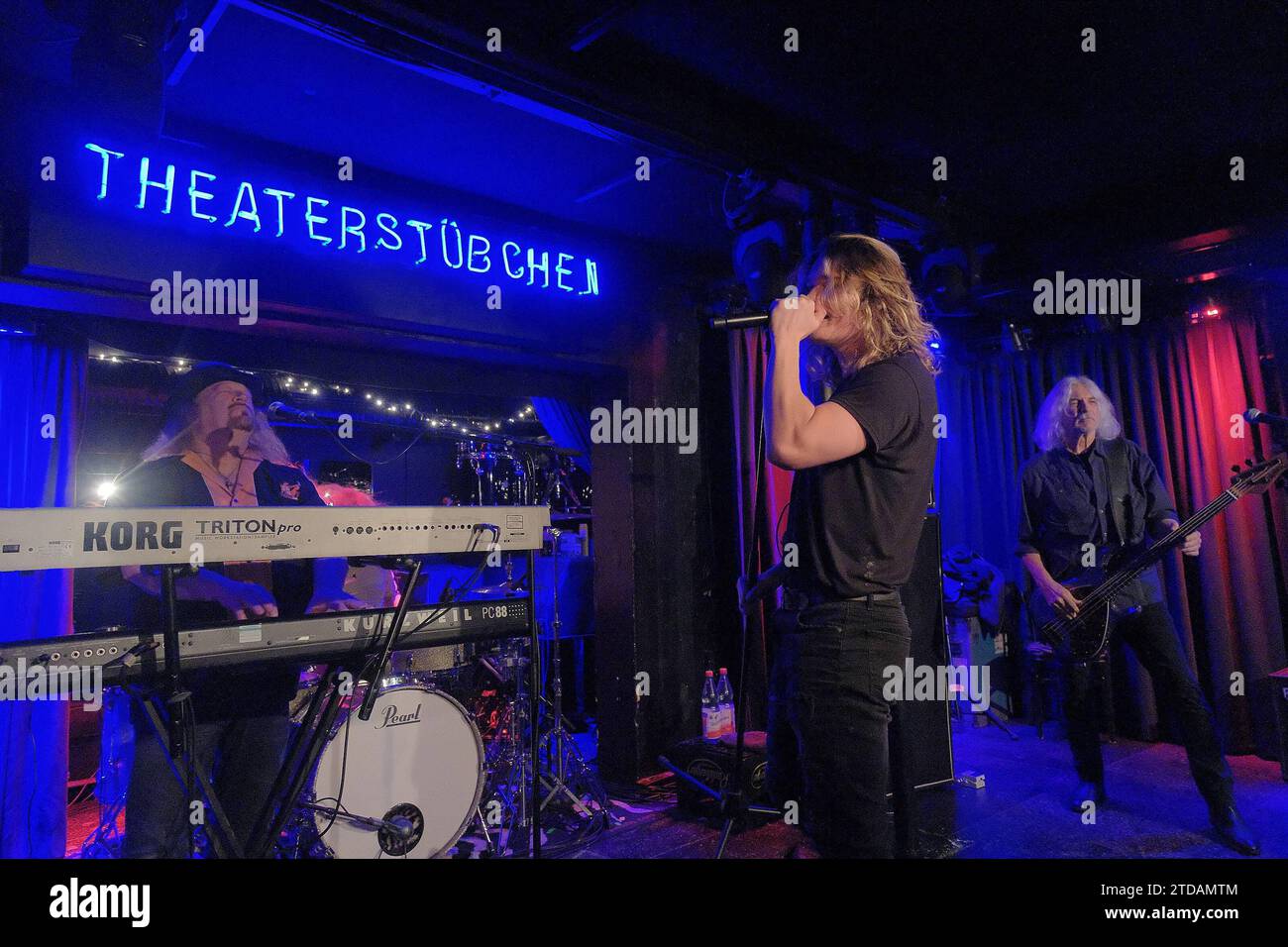 10.12.2023 xkhx Kassel, Theaterstübchen Konzert Molly Hatchet itarre ...