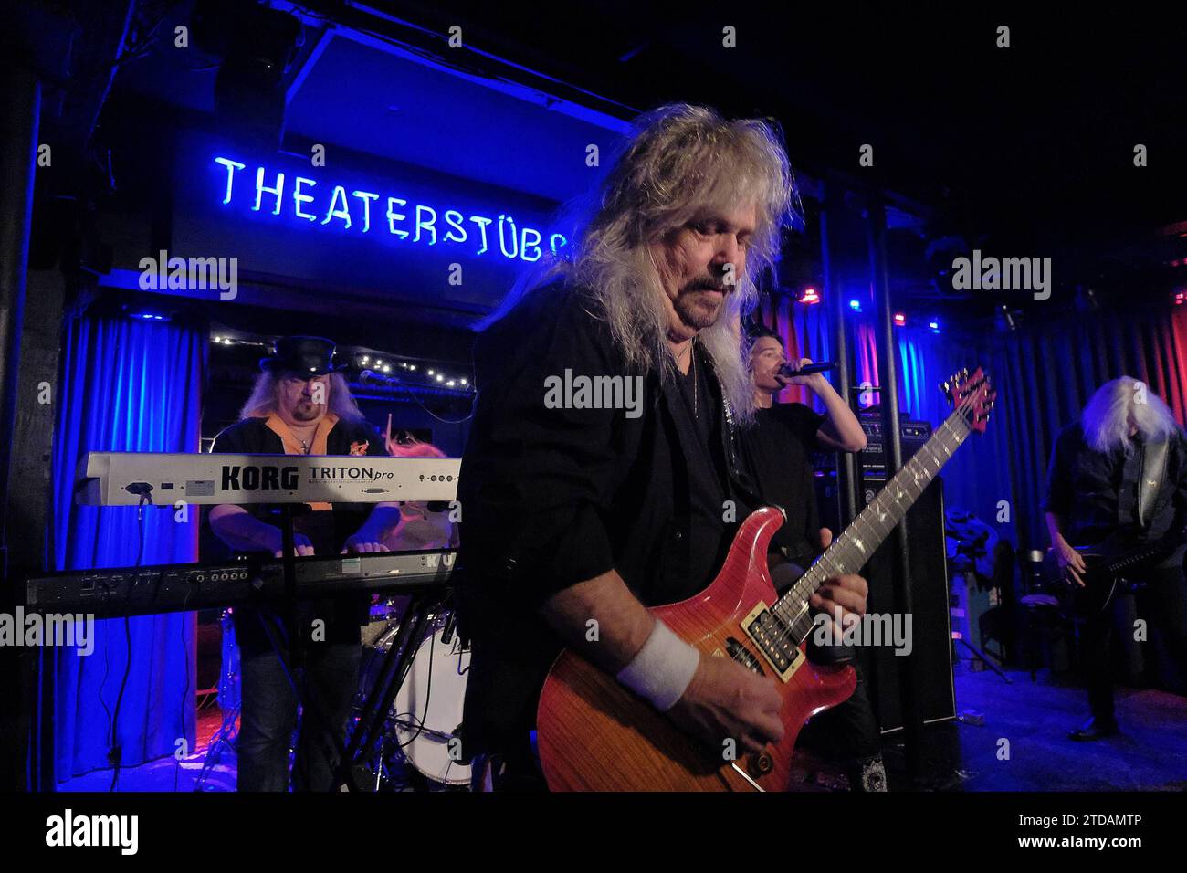 10.12.2023 xkhx Kassel, Theaterstübchen Konzert Molly Hatchet itarre ...