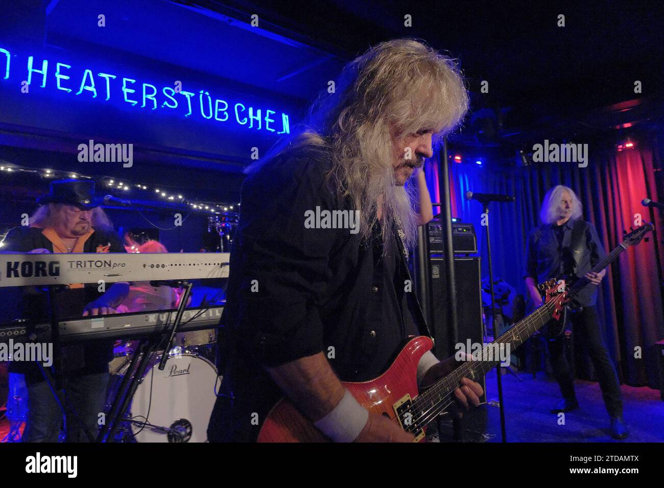 10.12.2023 xkhx Kassel, Theaterstübchen Konzert Molly Hatchet itarre ...