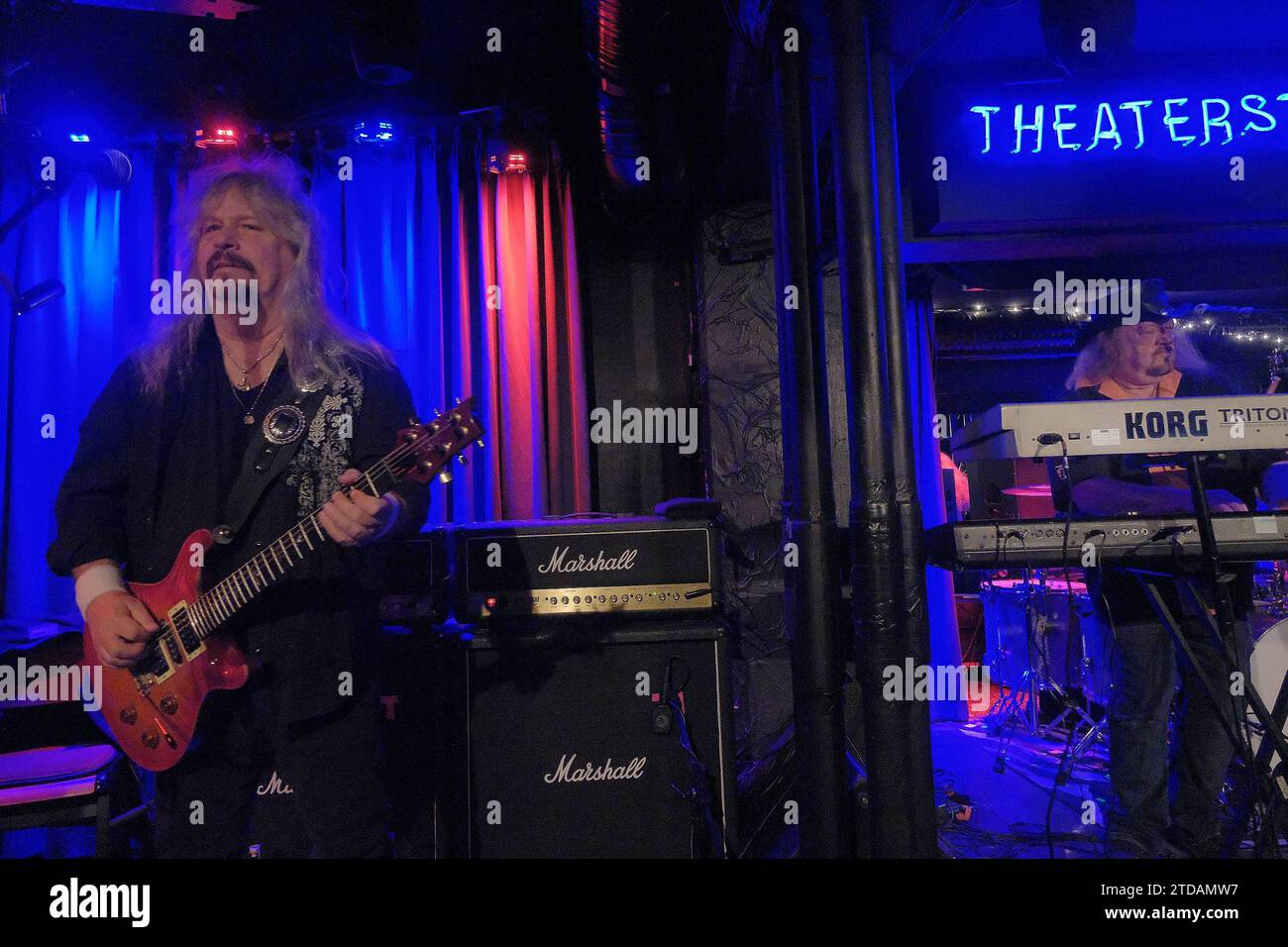 10.12.2023 xkhx Kassel, Theaterstübchen Konzert Molly Hatchet itarre ...