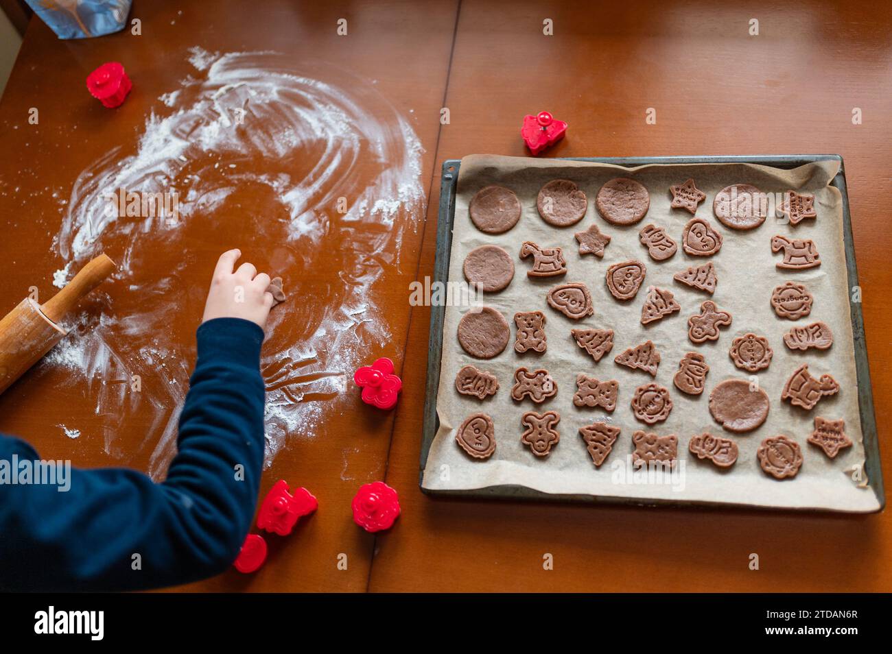 Homemade gingerbread making before Christmas Stock Photo - Alamy