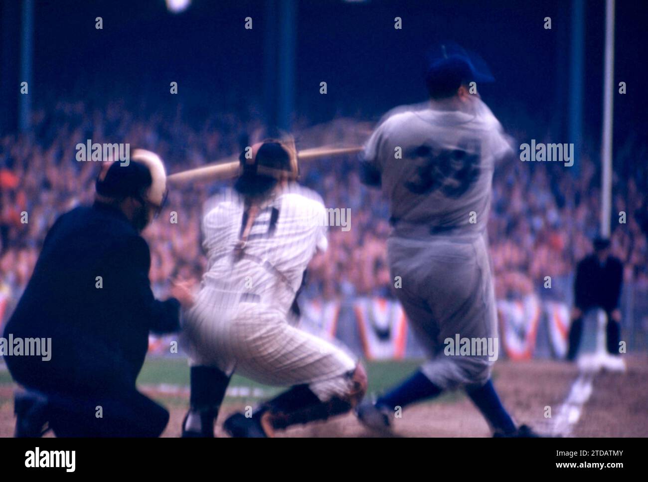 BRONX, NY - OCTOBER, 1955: Catcher Roy Campanella #39 of the Brooklyn ...