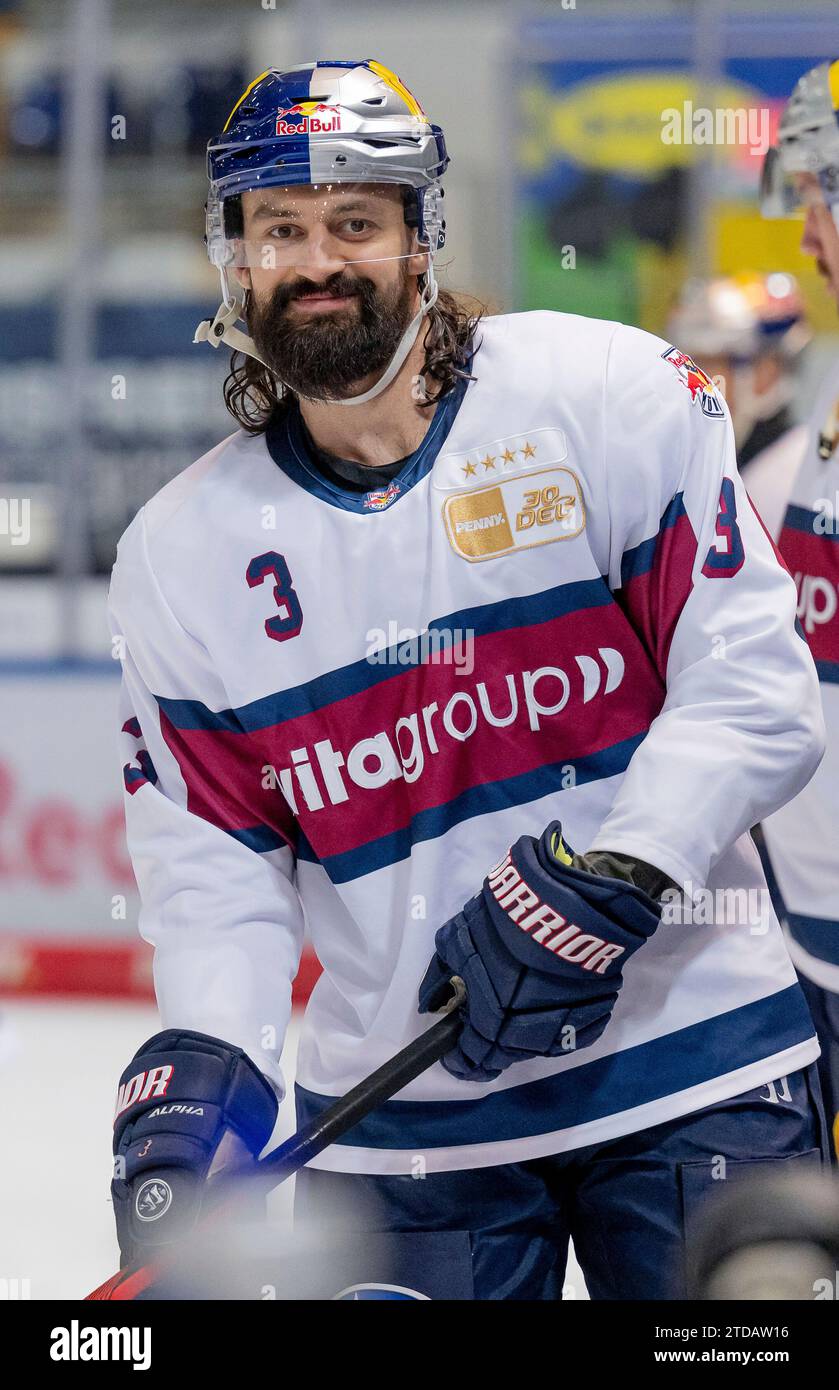 Muenchen, Deutschland. 17th Dec, 2023. Dominik Bittner (EHC Red Bull ...