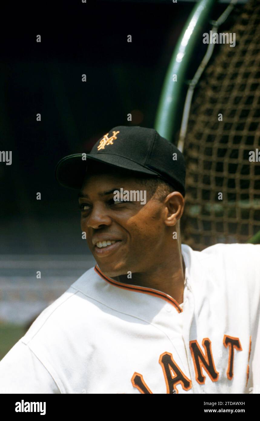NEW YORK, NY - 1957: Willie Mays #24 of the New York Giants poses for a ...
