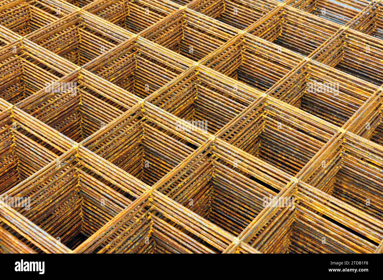 Abstract rusting reinforcement grid mesh Stock Photo - Alamy
