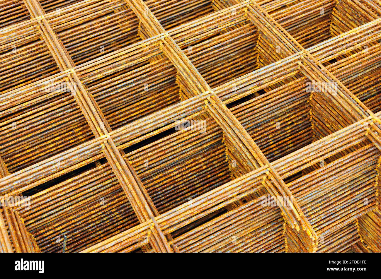 Abstract rusting reinforcement grid mesh Stock Photo - Alamy