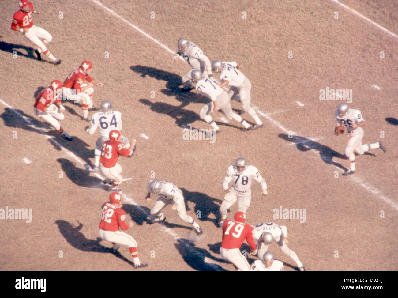 DALLAS, TX - NOVEMBER 12: Dewey Bohling #26 of the Buffalo Bills runs ...