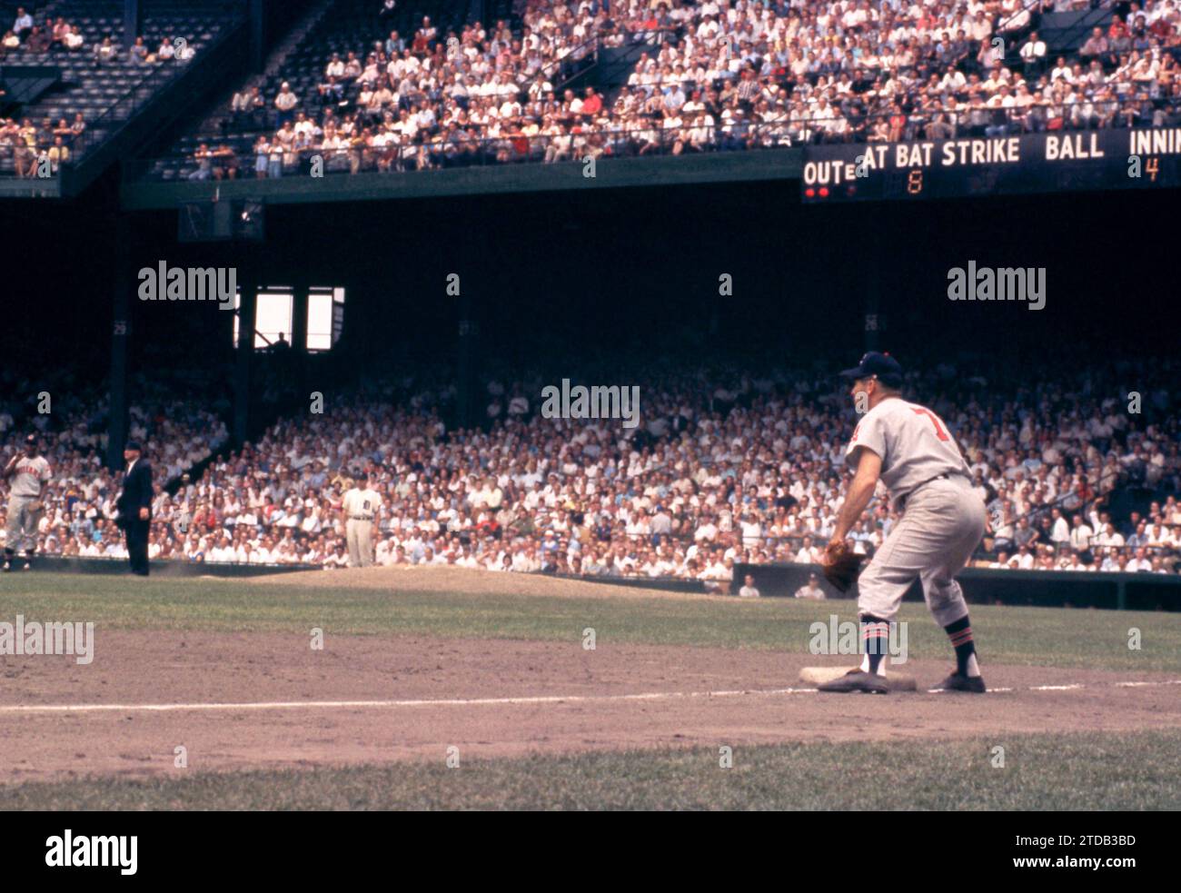 DETROIT, MI - JULY 5: Third baseman Granny Hamner #7 of the Cleveland ...