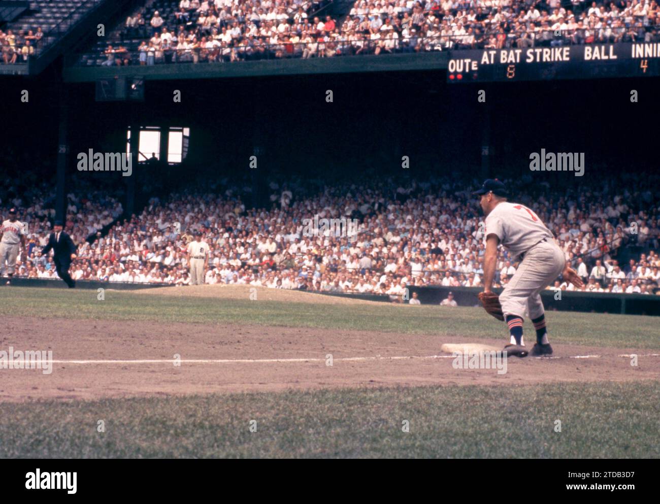DETROIT, MI - JULY 5: Third baseman Granny Hamner #7 of the Cleveland ...