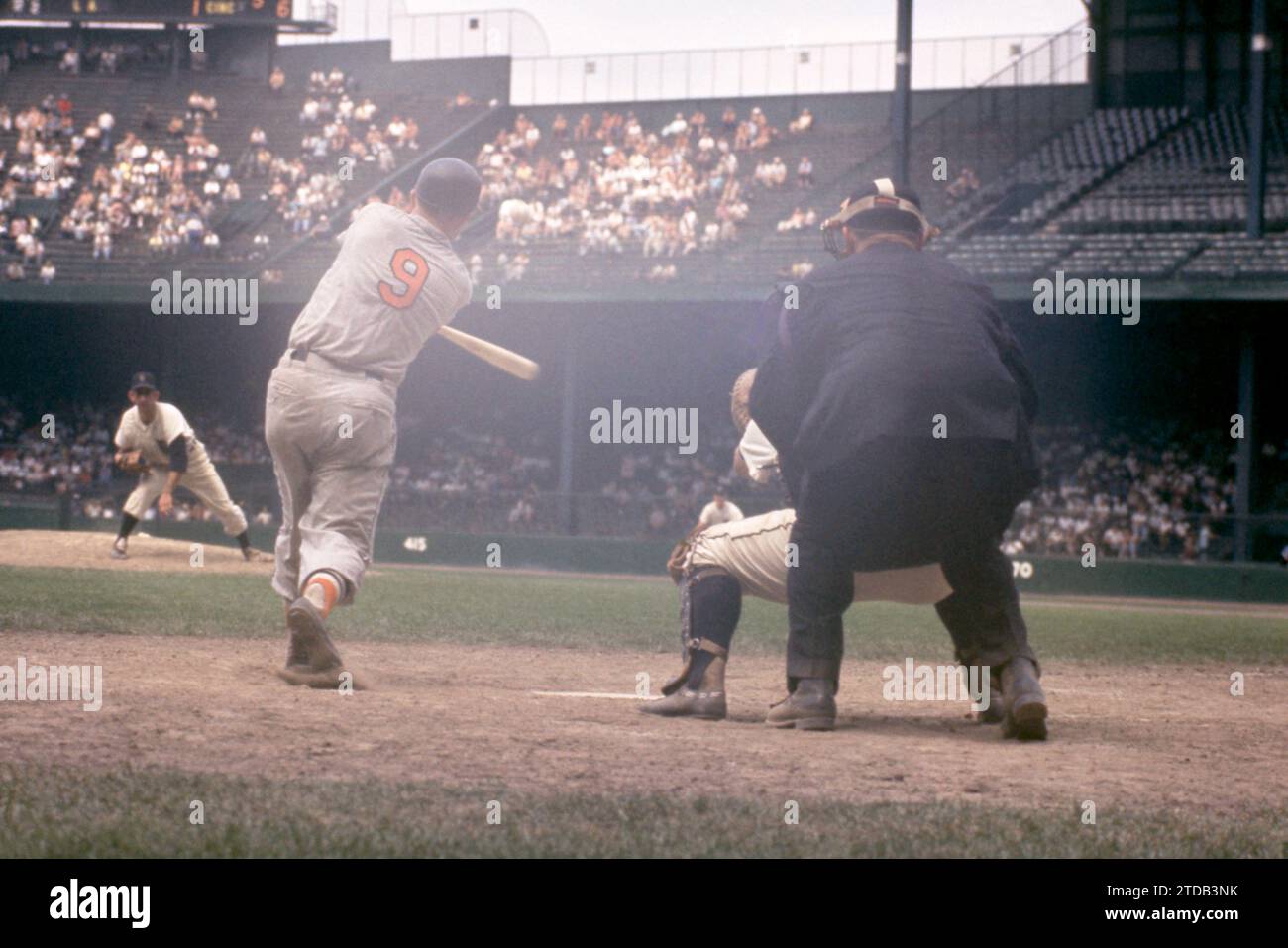 DETROIT, MI - JUNE 28: Pitcher Don Mossi #15 of the Detroit Tigers ...