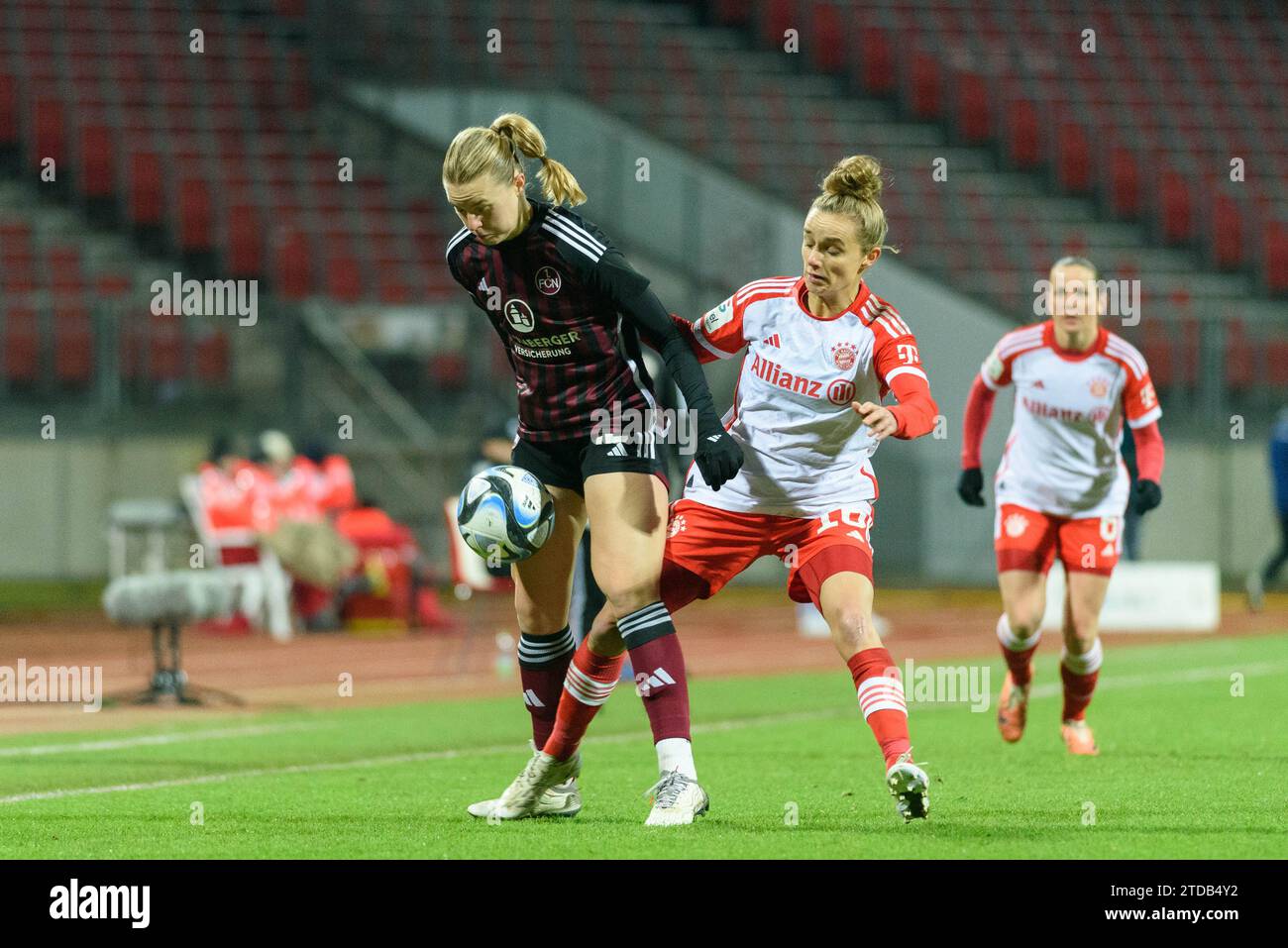 Amelie Thoele (12 1. FC Nuremberg) and Lina Magull (16 FC Bayern Munich ...