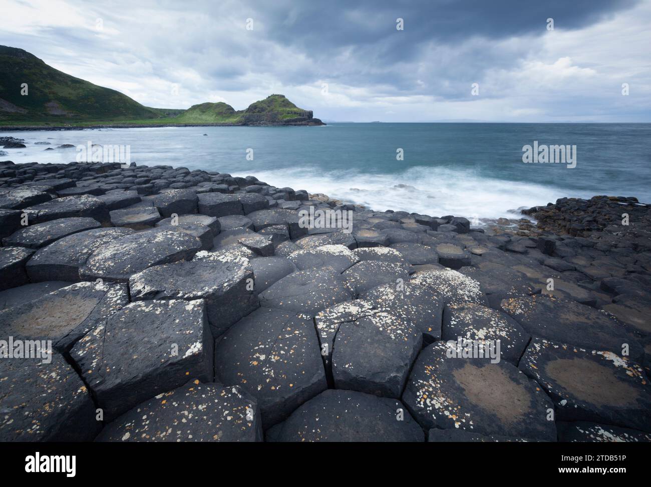 Giants causeway volcanic rock hi-res stock photography and images - Alamy