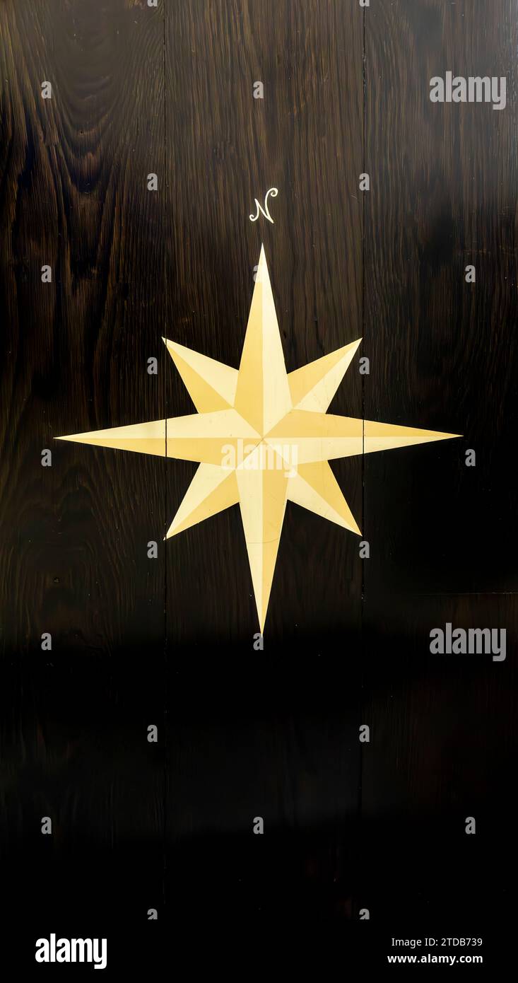 Gold compass hi-res stock photography and images - Alamy
