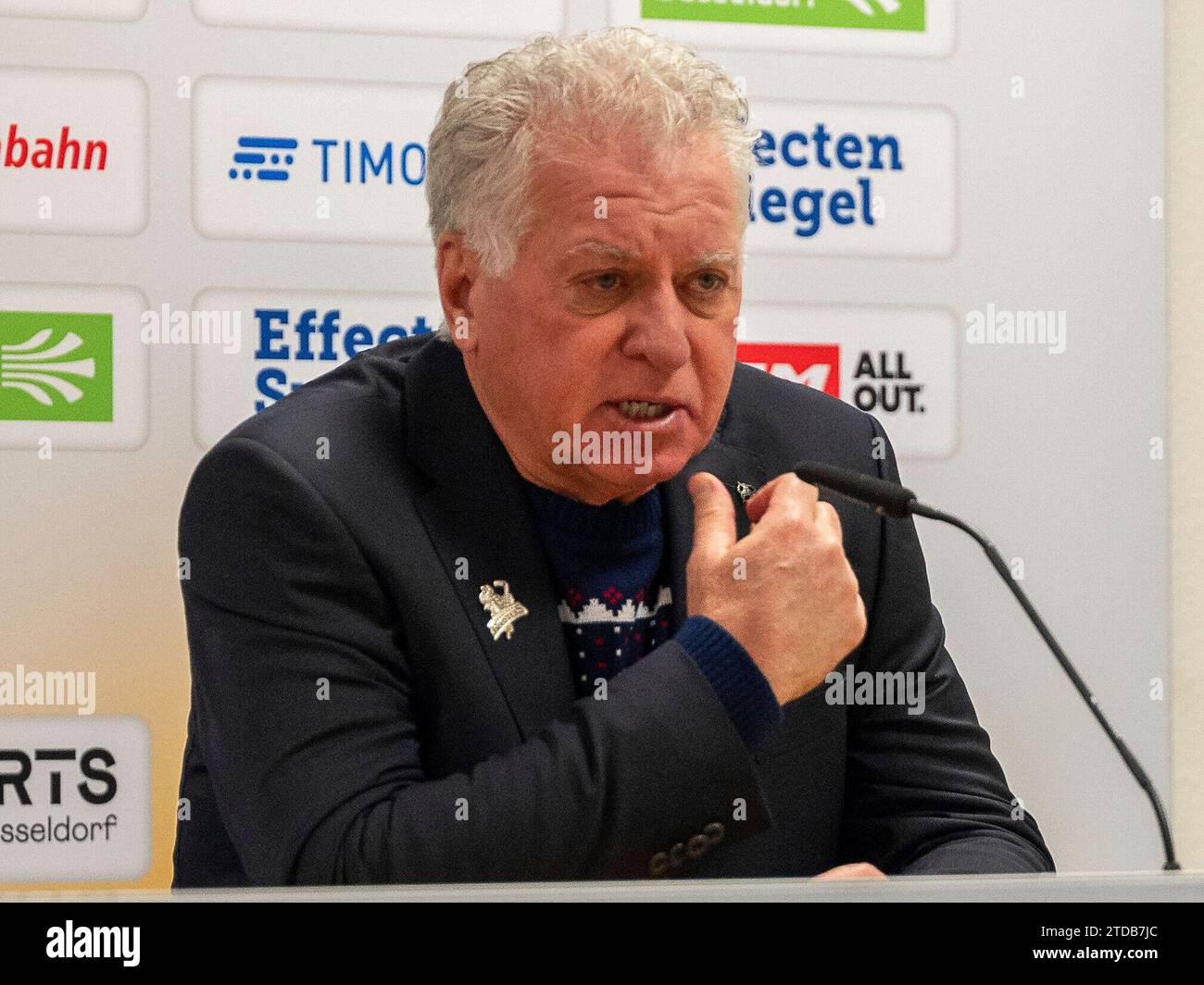 Doug Shedden (Iserlohn Roosters, Trainer) auf der Pressekonferenz nach ...