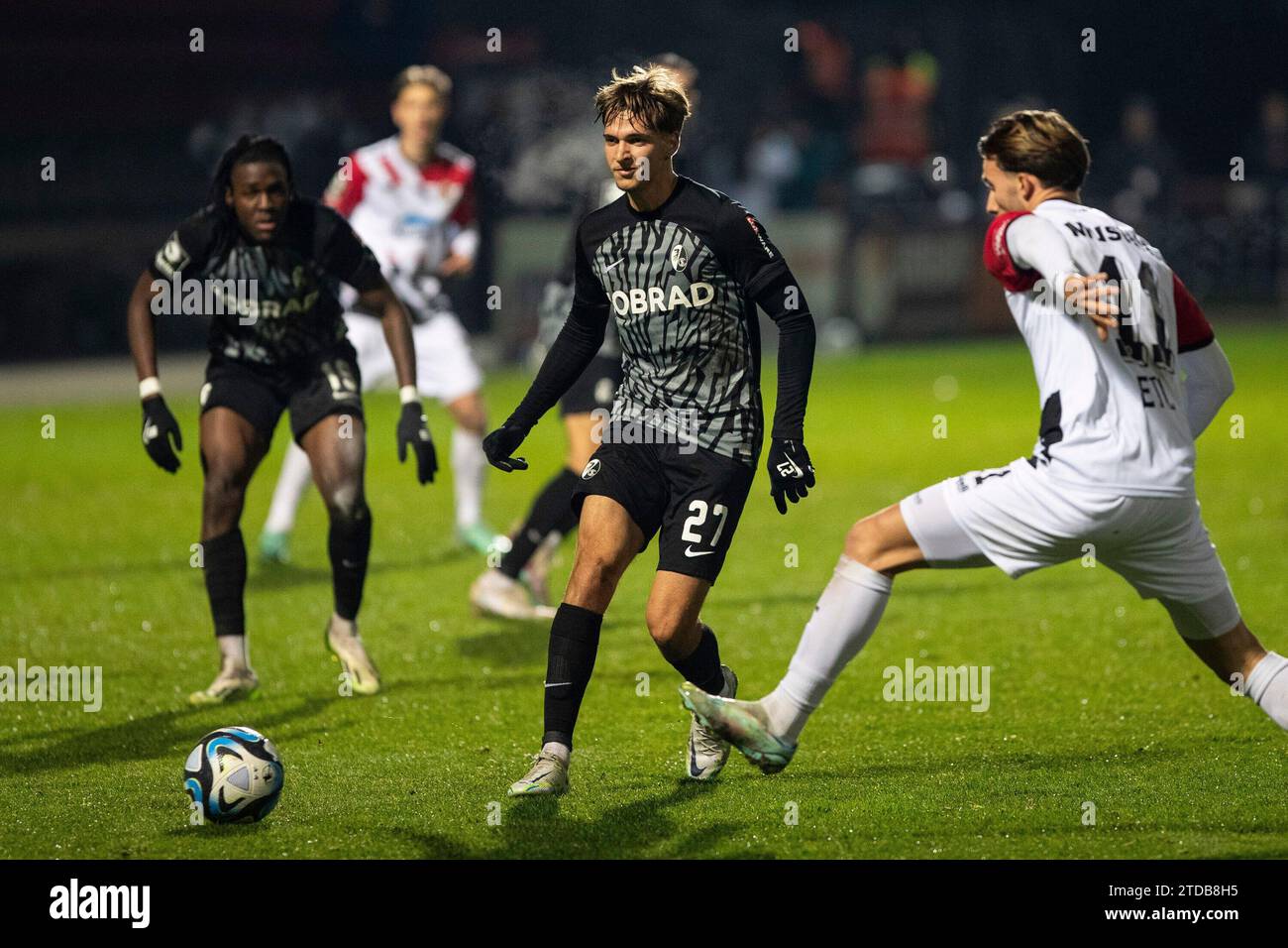Koeln, Deutschland. 17th Dec, 2023. Allgaier Felix (SC Freiburg II, 27 ...