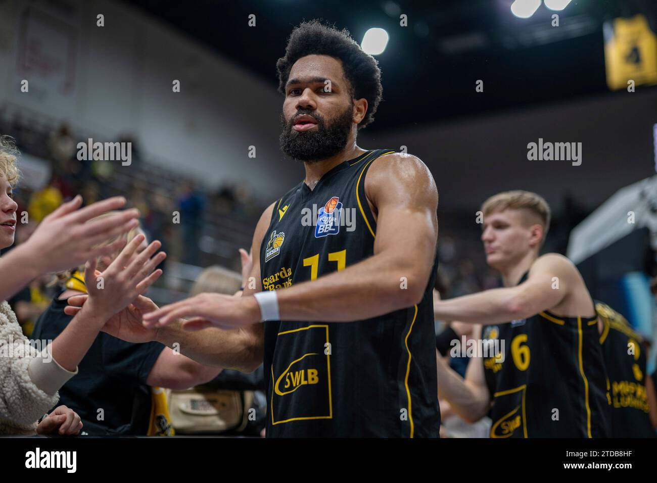 Ludwigsburg, Deutschland. 17th Dec, 2023. Silas Melson (MHP Riesen ...