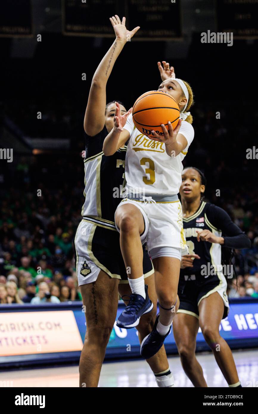 South Bend, Indiana, USA. 17th Dec, 2023. Notre Dame guard Hannah Hidalgo (3) goes up for a shot ...