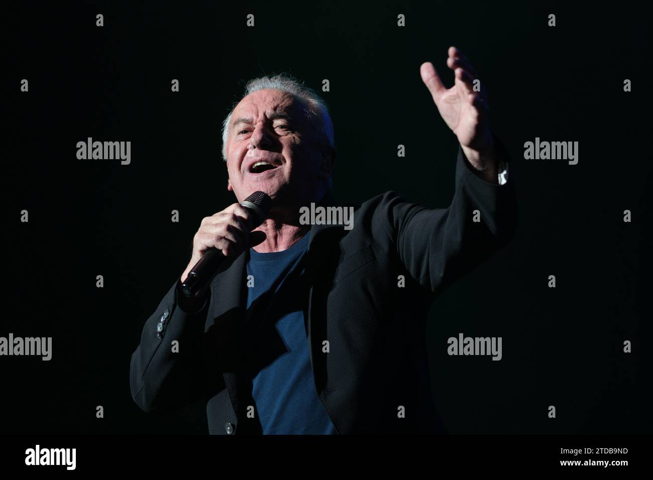 Victor manuel singer hi-res stock photography and images - Alamy