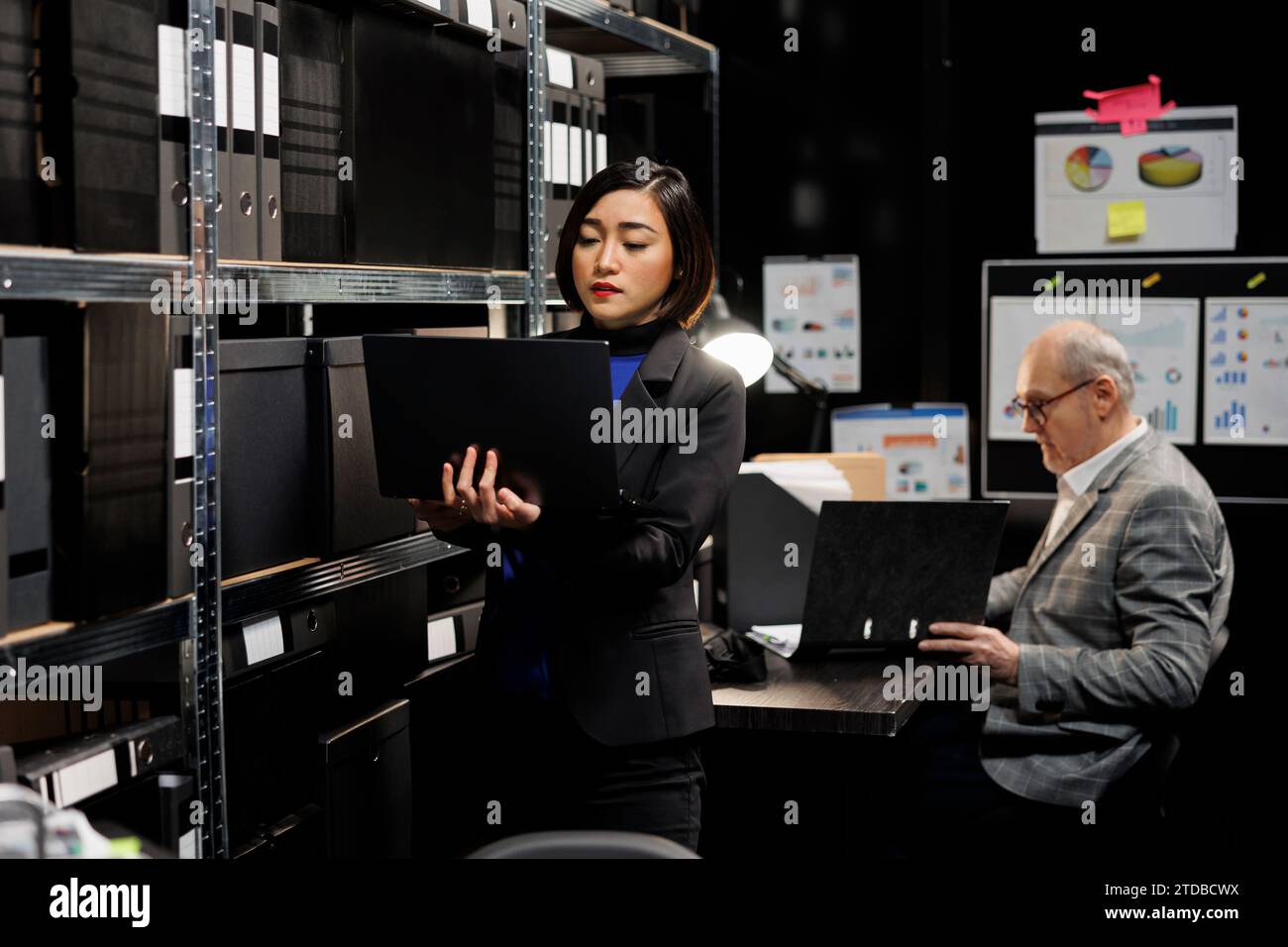 Administrative assistant asian hi-res stock photography and images - Alamy