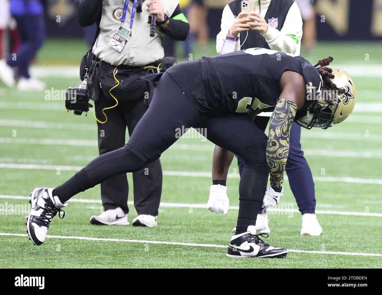 New Orleans, USA. 17th Dec, 2023. New Orleans Saints linebacker Demario ...