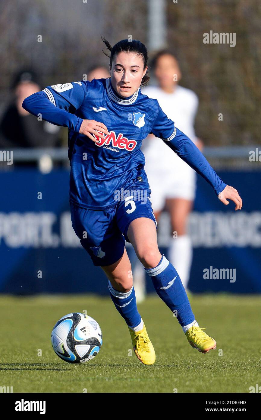 Zuzenhausen, Deutschland. 17th Dec, 2023. Janna Grimm (TSG II, 5), am ...