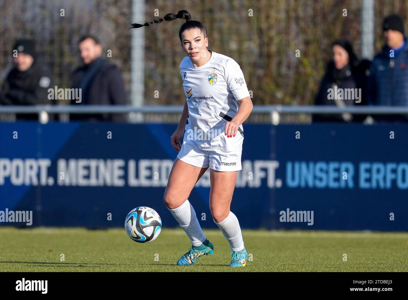Zuzenhausen, Deutschland. 17th Dec, 2023. Annika Metzner (Jena, 21), am ...